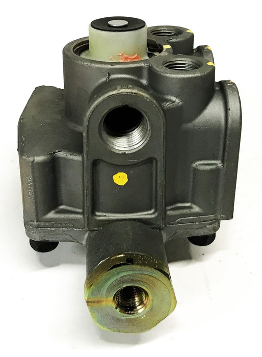 Bendix 에어 브레이크 밸브 3570617C91 NOS — governmenttransitsurplus.com