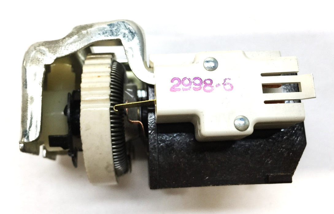 Sorensen Headlight Switch LS93 (SW220) NOS — governmenttransitsurplus.com