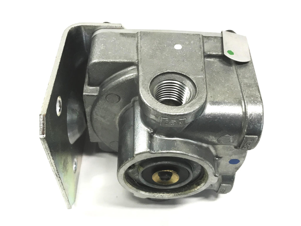 Meritor Air Brake Relay Valve RKN28056 NOS — governmenttransitsurplus.com