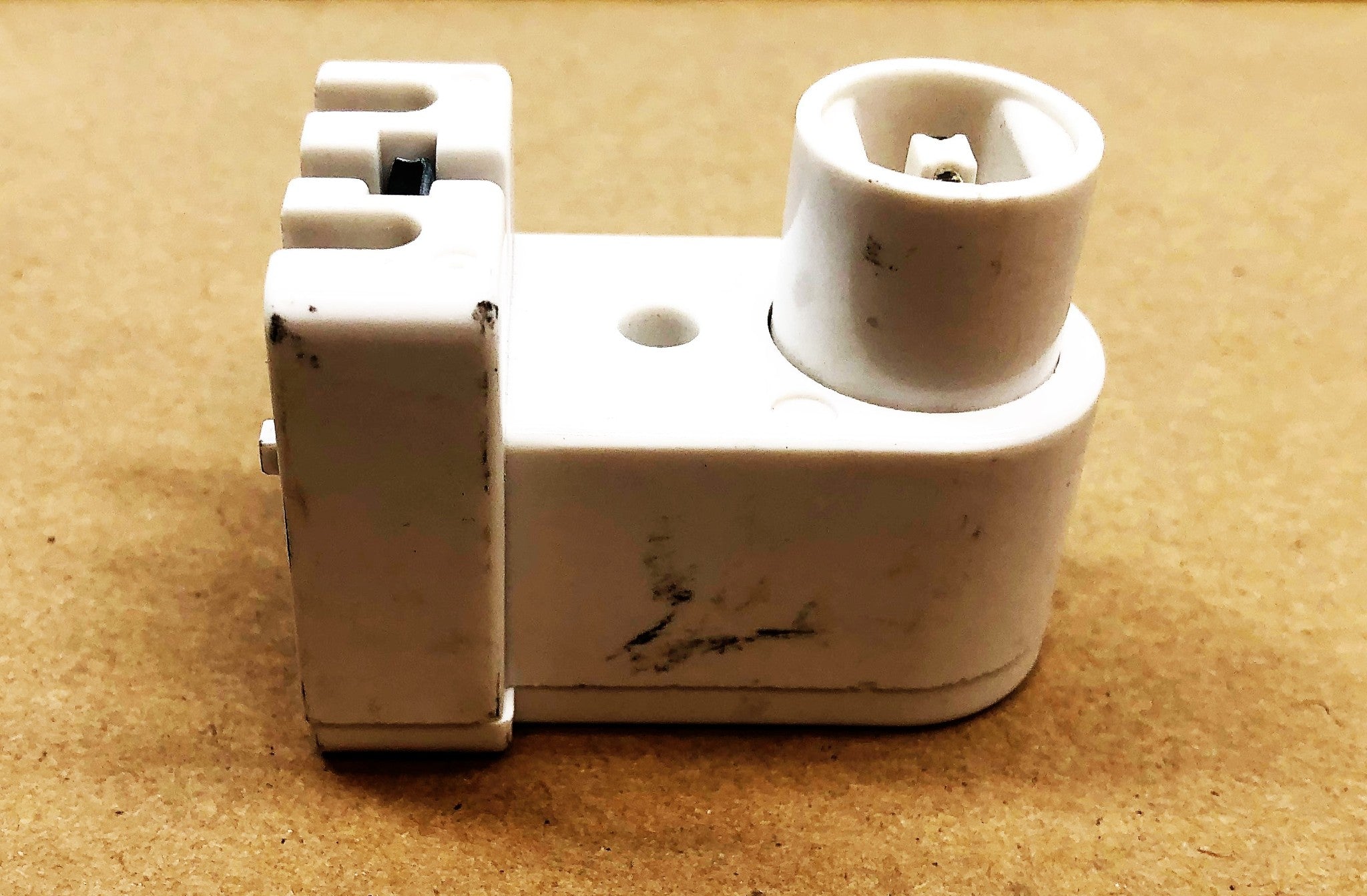 Kulka Stationary Tombstone Lampholder Fluorescent Socket 1548 USED ...