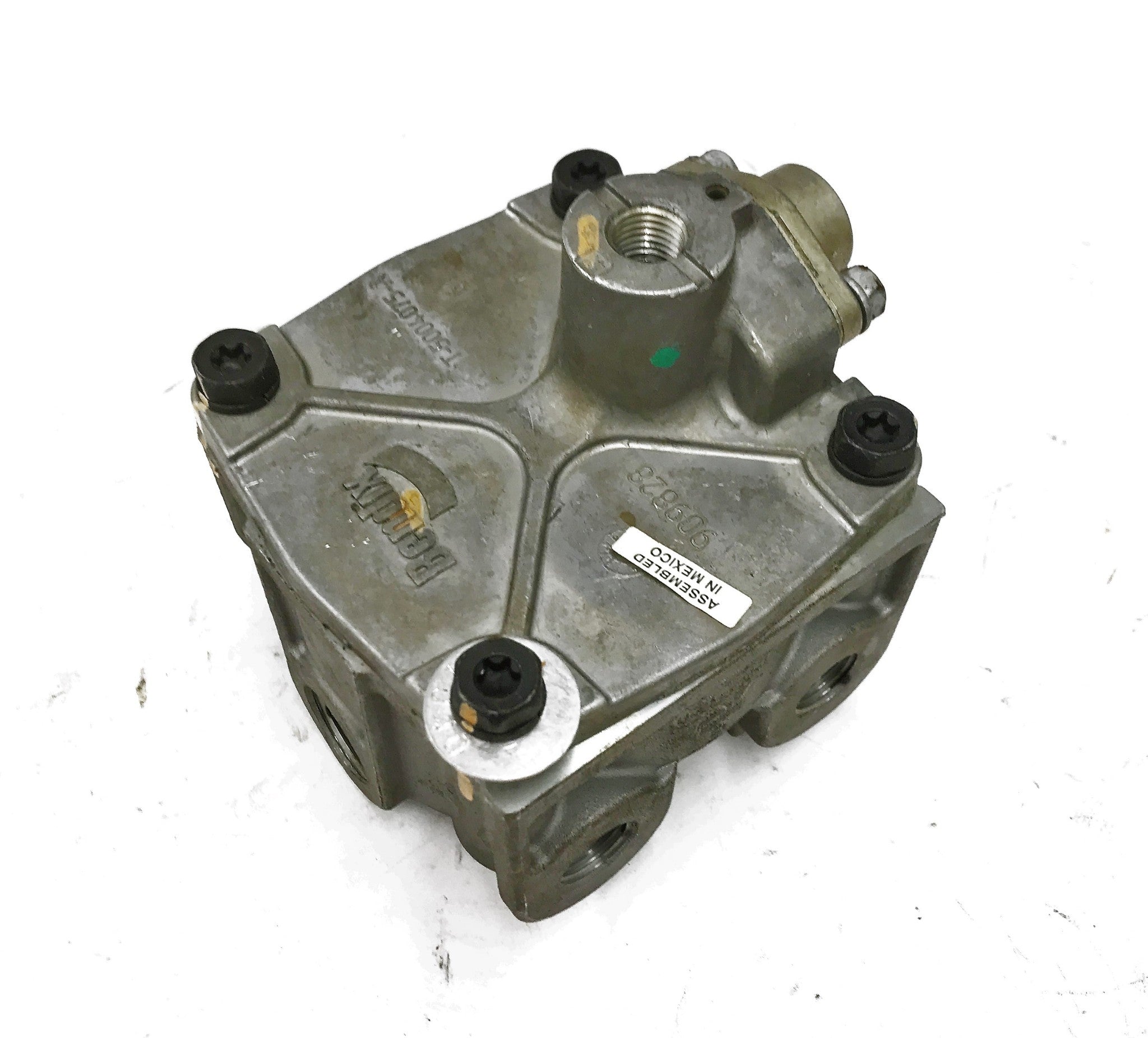 Bendix Double Check Relay Valve 801305 NOS – governmenttransitsurplus.com